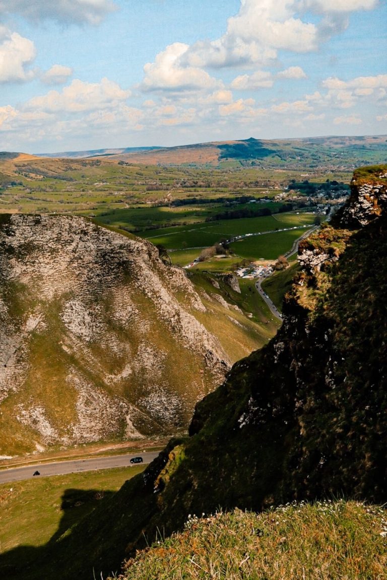 WINNATS PASS WALK IN THE PEAK DISTRICT: A PHENOMENAL TRAIL